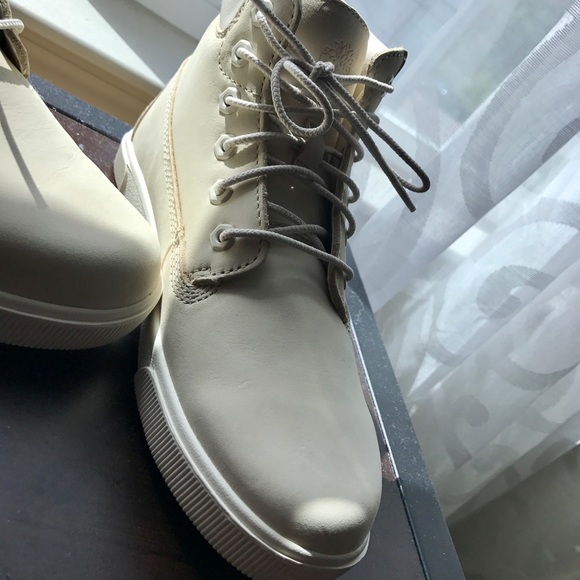 Timberland | Shoes | Cream Lowcut Timberlands | Poshmark